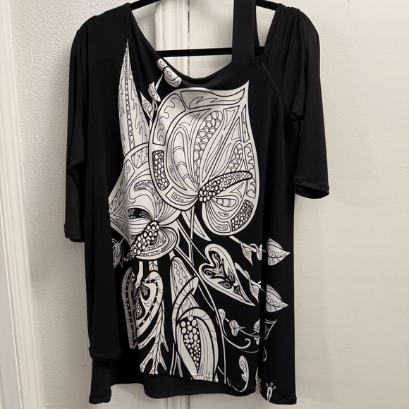 eva varro | Tops | Eva Varro Top Wm Xl | Poshmark